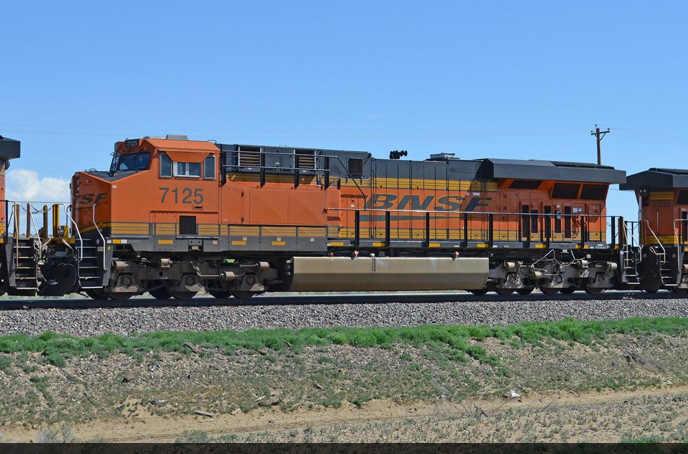 BNSF 7125